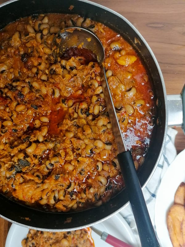 Easy Beans Rice Recipe | Waakye Rice / Ayimolou / Atassi | Kelianfood